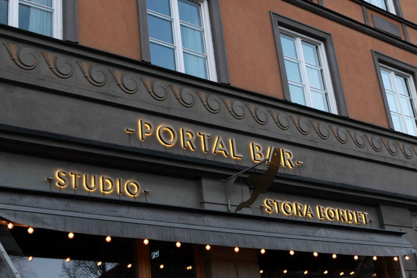 Skyltar till Portal Restaurang och Bar - Skyltgruppen