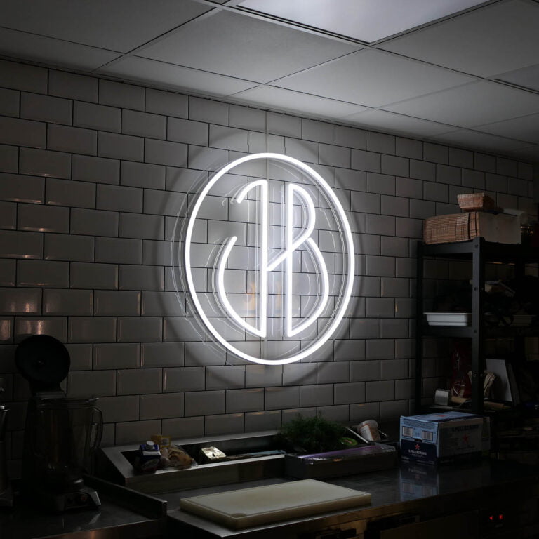 Johan i Hallen och Bergfalk - LED-skylt - Skyltgruppen